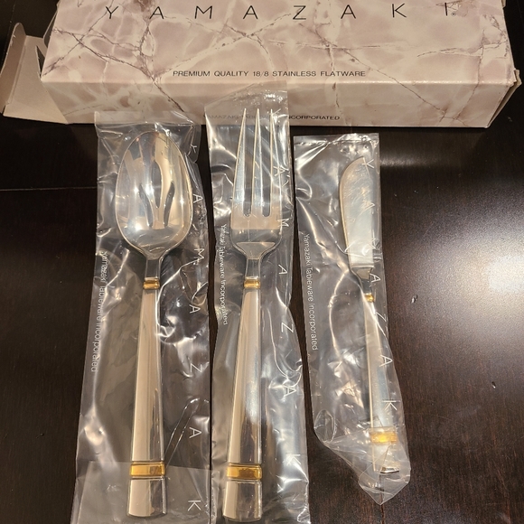 Yamazaki | Kitchen | Yamazaki Serve Set Chelsea | Poshmark